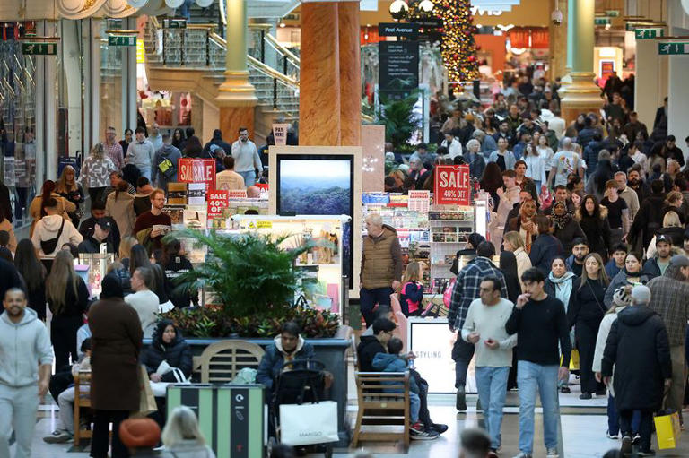Queues, bargains galore and car park chaos - Boxing Day in Greater ...