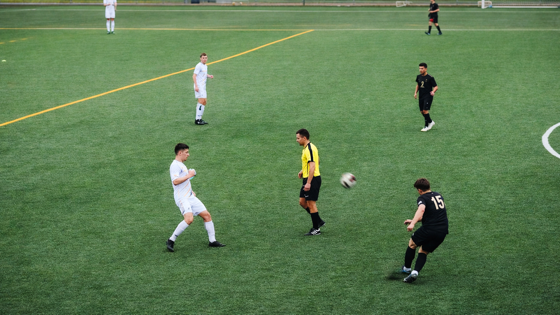 A bad shot hits the referee’s head in football