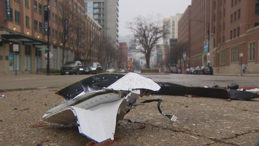 Tow truck driver shoots out woman's windshield on Near North Side ...