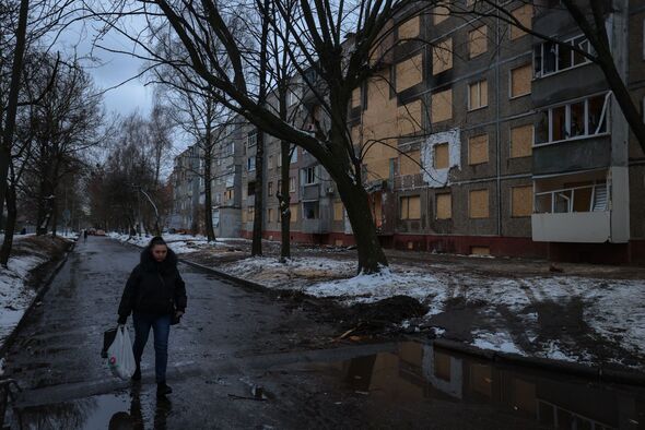 Russian troops circled at key checkpoint as panic grows in Putin's ranks