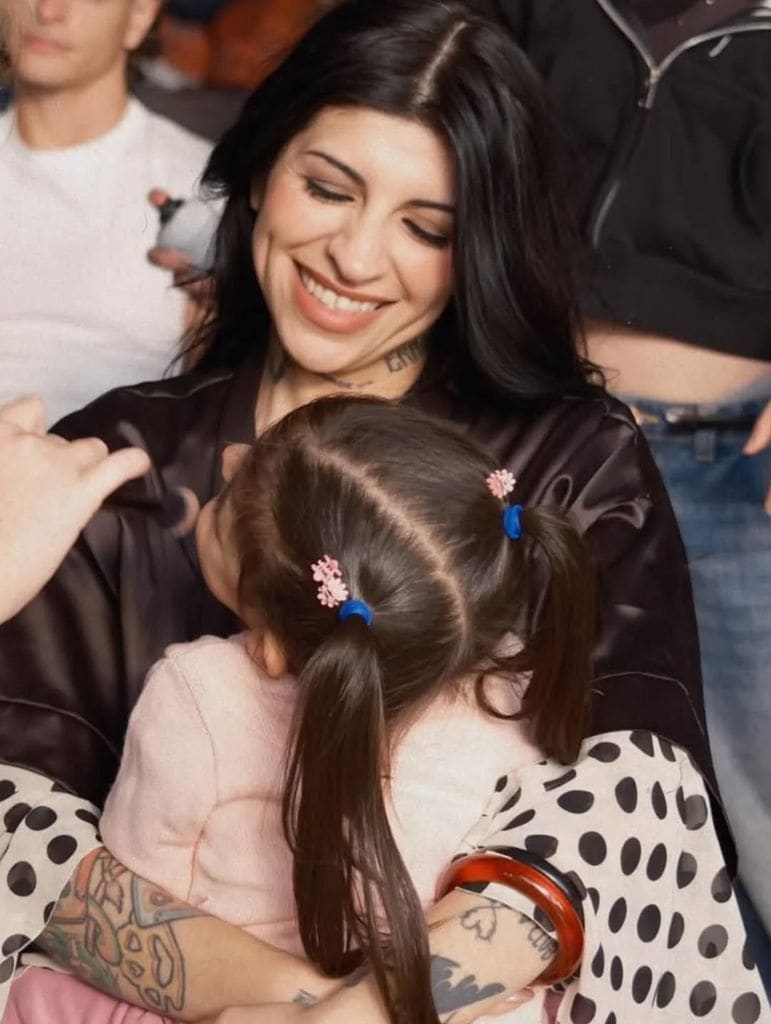 Cazzu y la tierna foto de su hija Inti con la que reafirma su identidad ...
