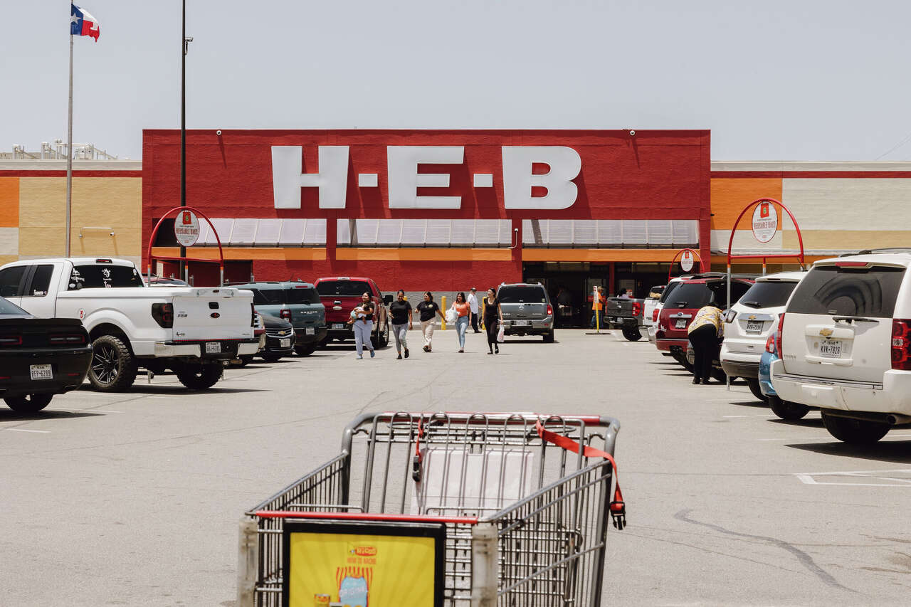 San Antonio H-E-B partner allegedly told to stop sharing 'happy' posts