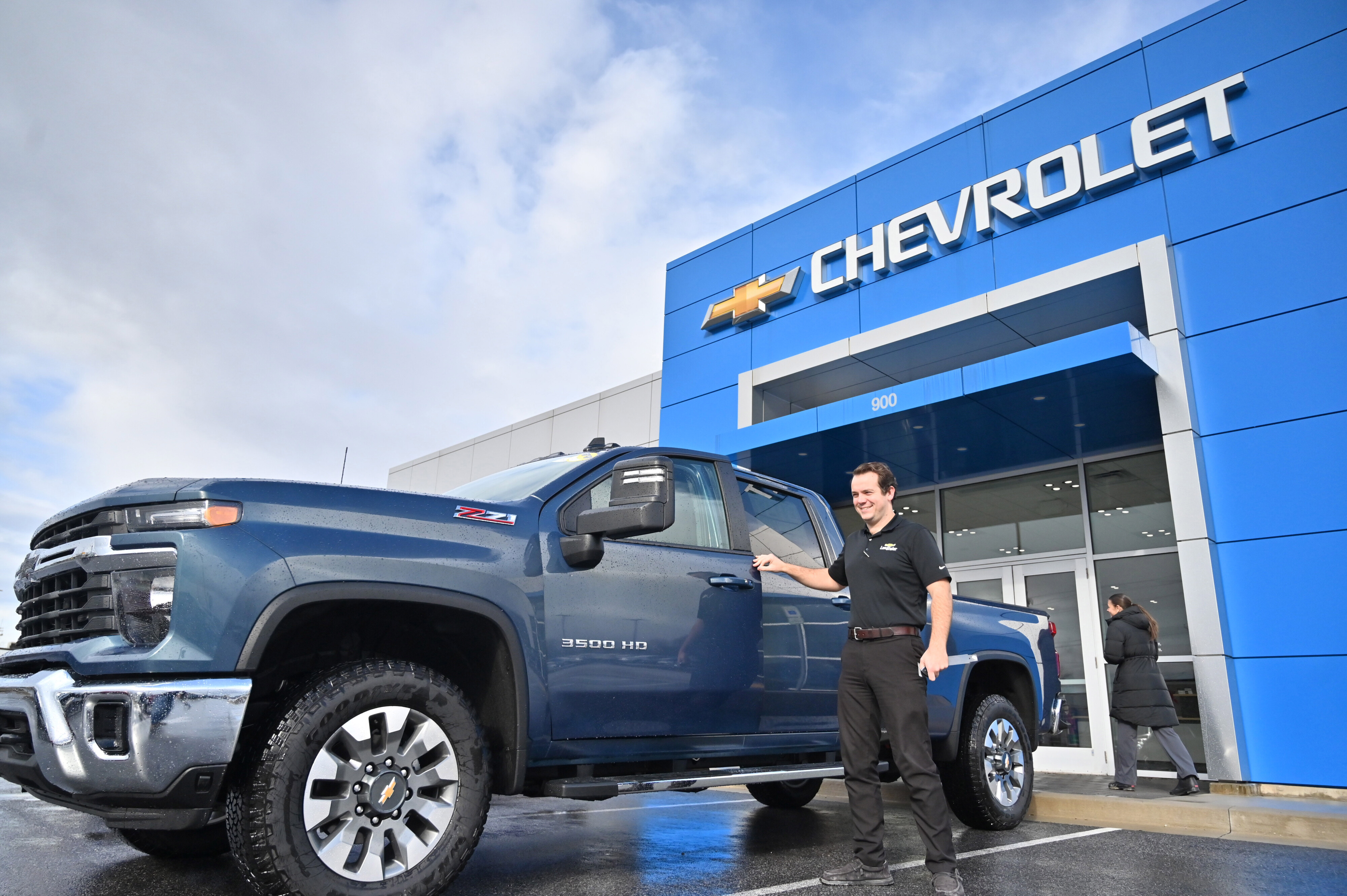 Carroll car salespeople grapple with slowing sales, mounting prices