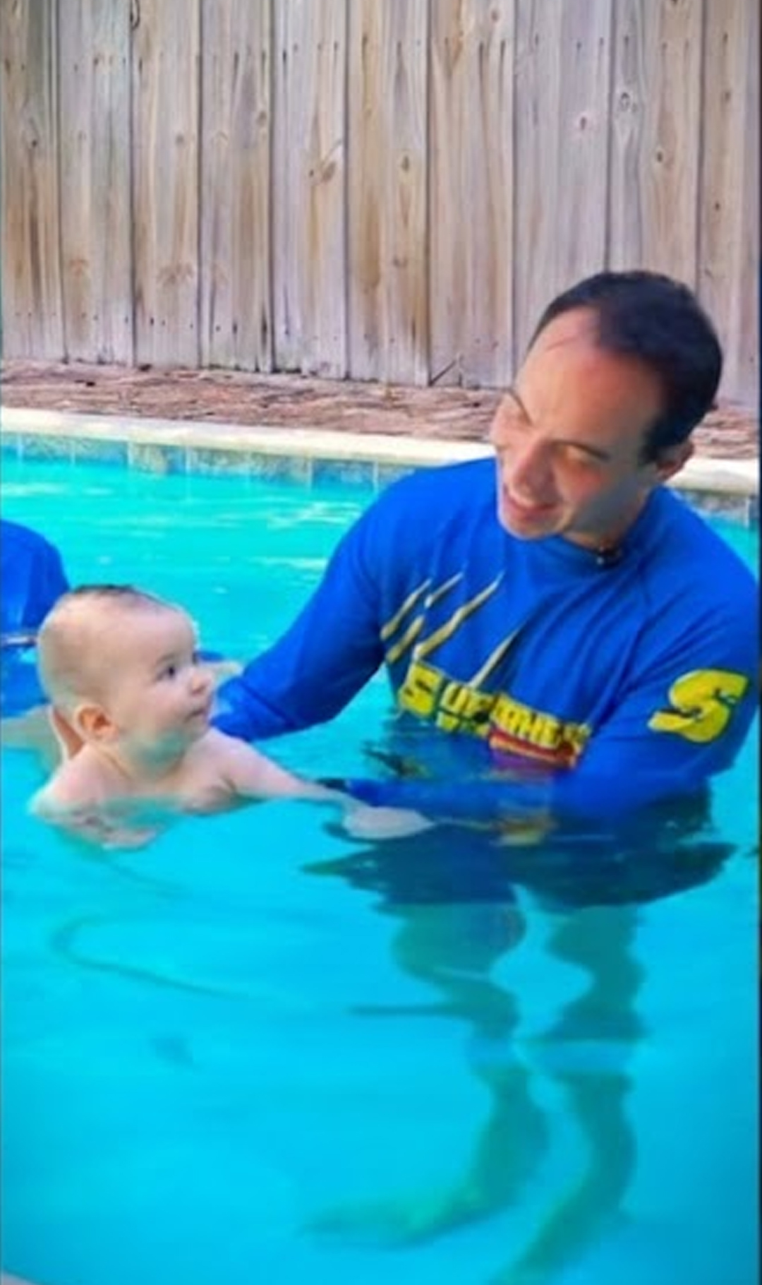 Teaching a baby to float: 3 essential tips