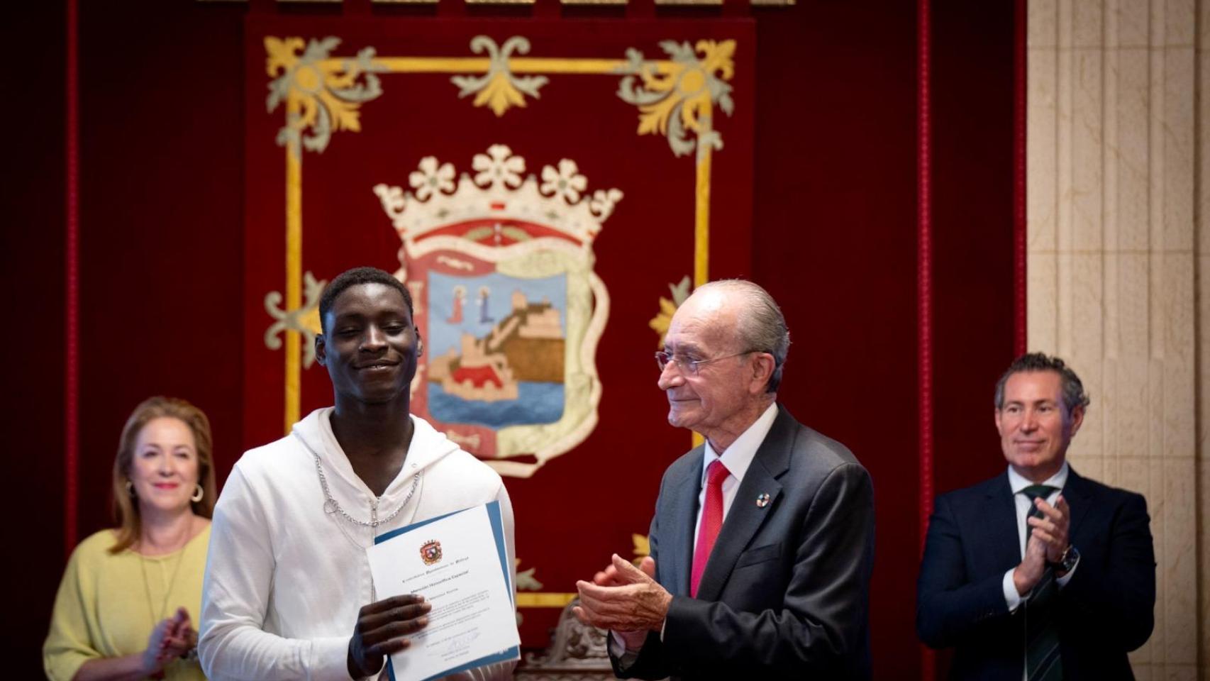 De rey mago por ayudar en la DANA a vivir bajo un puente: Mansour ...