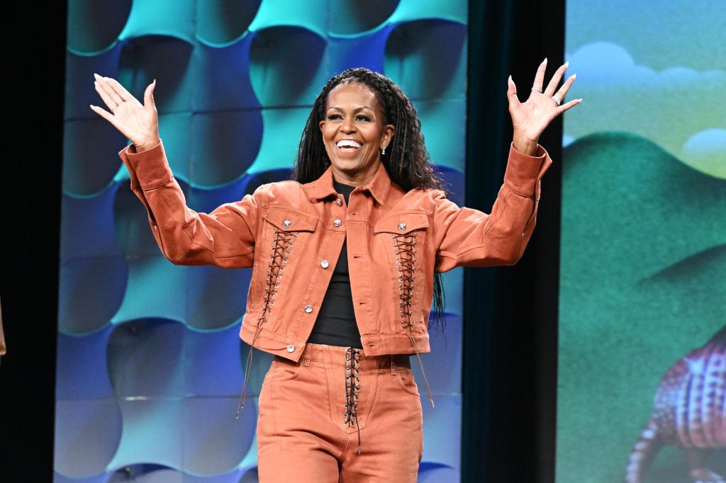 Michelle Obama faces bizarre romance rumor after fake Barack Obama ...