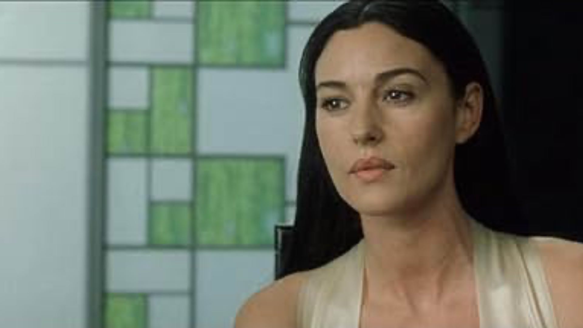 At 61, Monica Bellucci adopts a new hair color that changes everything