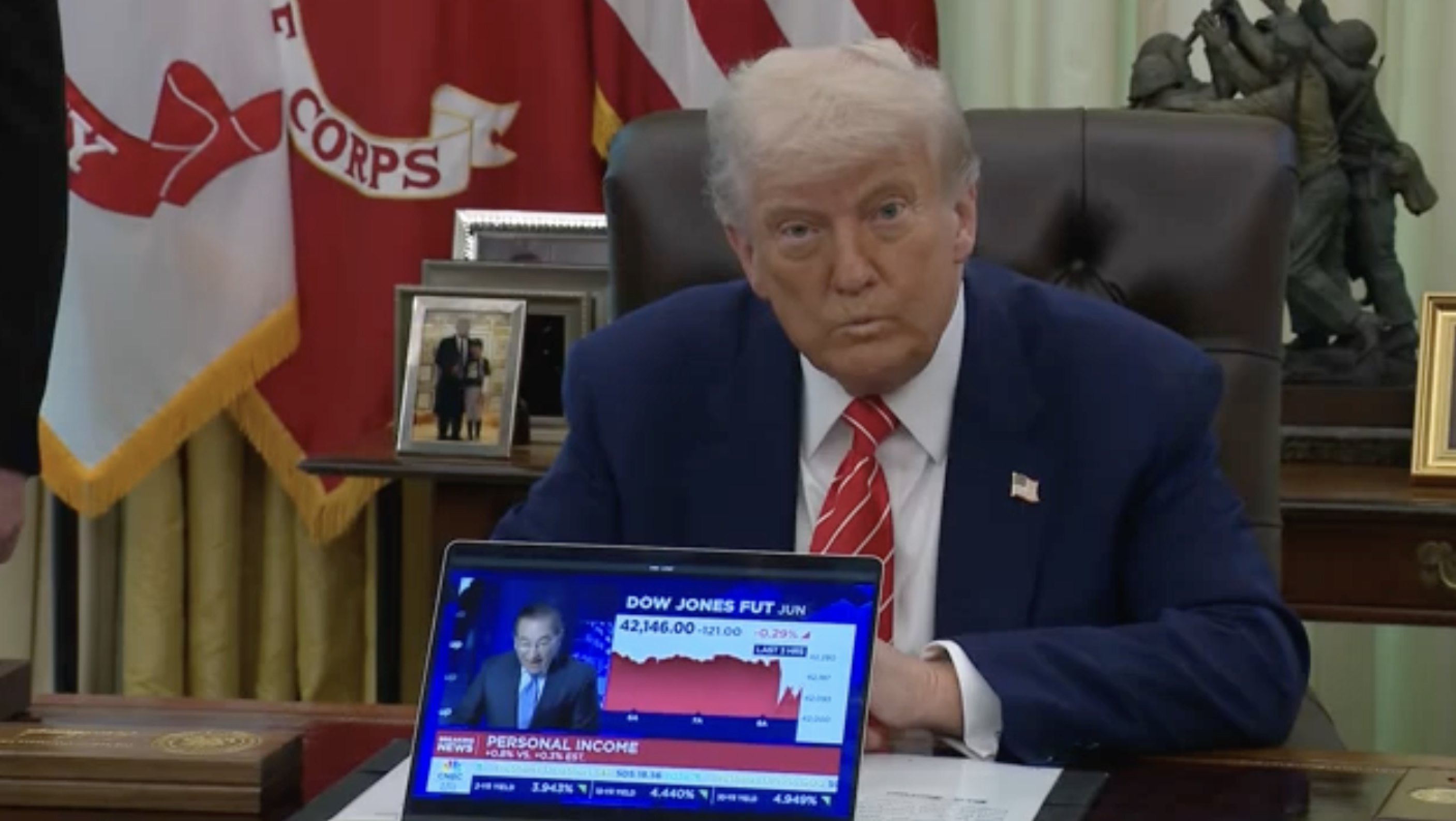 'I thought I'd play a tape': Trump derails remarks in the Oval Office ...