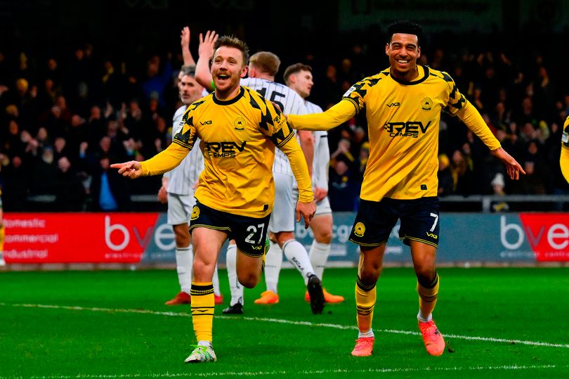 Torquay United 3 Weston-super-Mare 1 - Merry Christmas for Gulls in ...