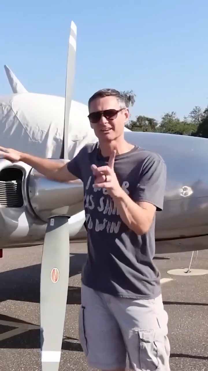 Everything is broken on this 66-year-old airplane