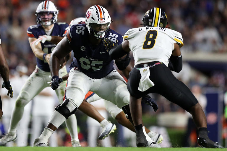 Auburn OT transfer visiting FSU