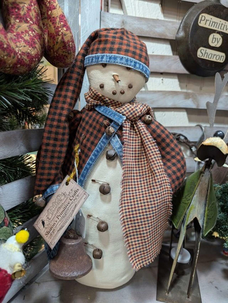 Manistee crafter keeps primitive crafts alive at Redeemed