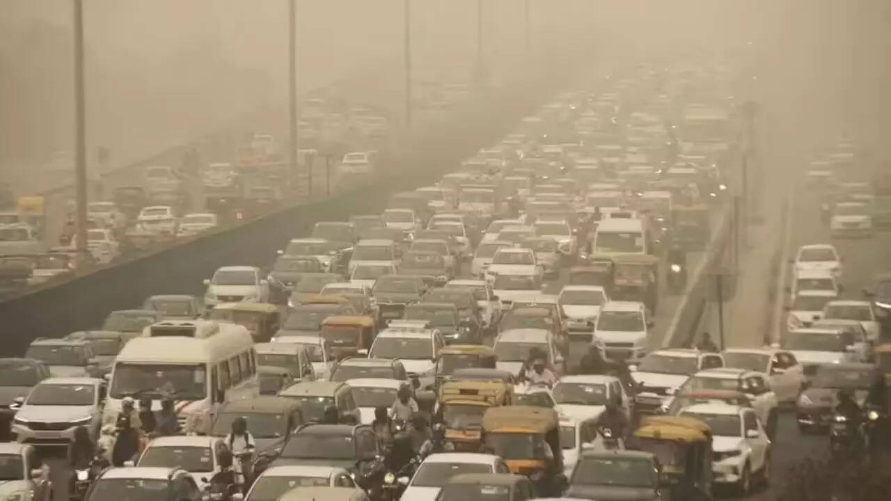 Delhi govt considering revival of shared taxi rides to curb pollution