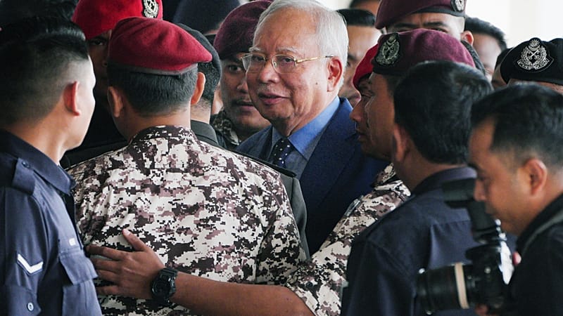 L'ex-Premier ministre malaisien Najib Razak condamné à 15 ans de prison ...