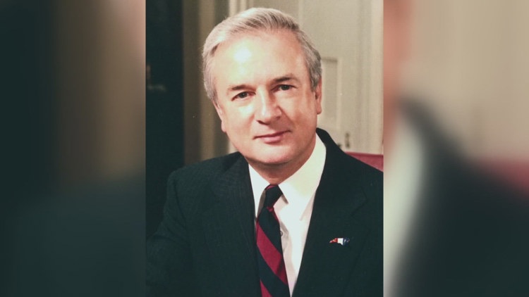 Former Gov. Jim Hunt remembered as family man, committed to North Carolina