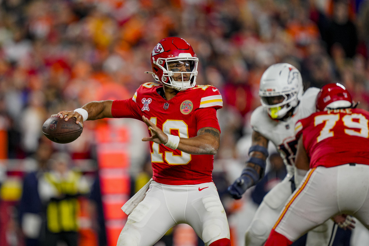 Chiefs quarterback Chris Oladokun has a message that's as powerful as ...