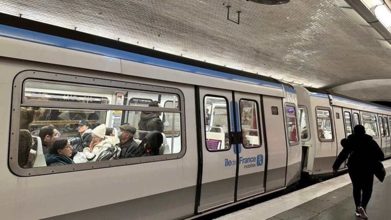 Paris metro stabbing: Three women injured in knife attack; 'Malian' man ...