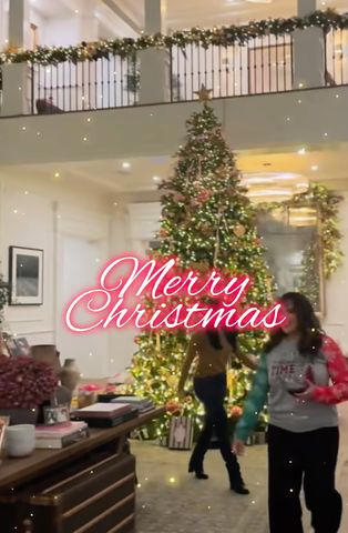 Jennifer Lopez shows off her lavish Christmas decorations — from her ...