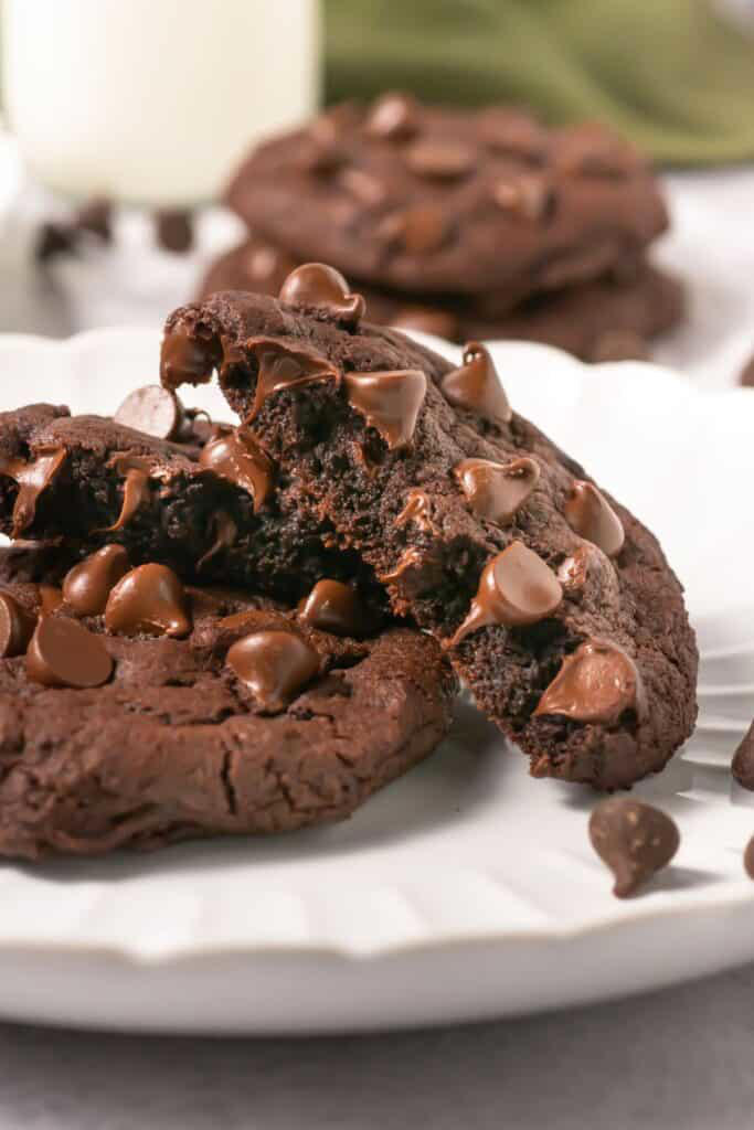 Crumbl copycat dark dream cookies