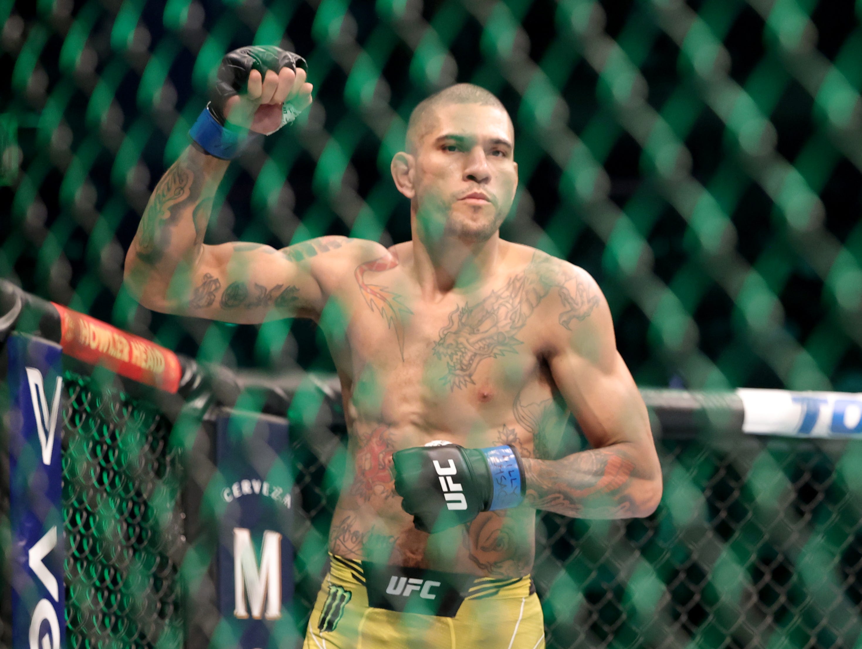 Jon Jones responds to Alex Pereira's online shot: 'Be careful'