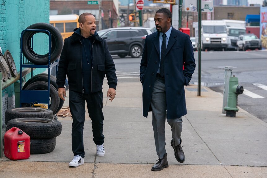 Benson and Brady call for all hands on deck in explosive Law & Order ...