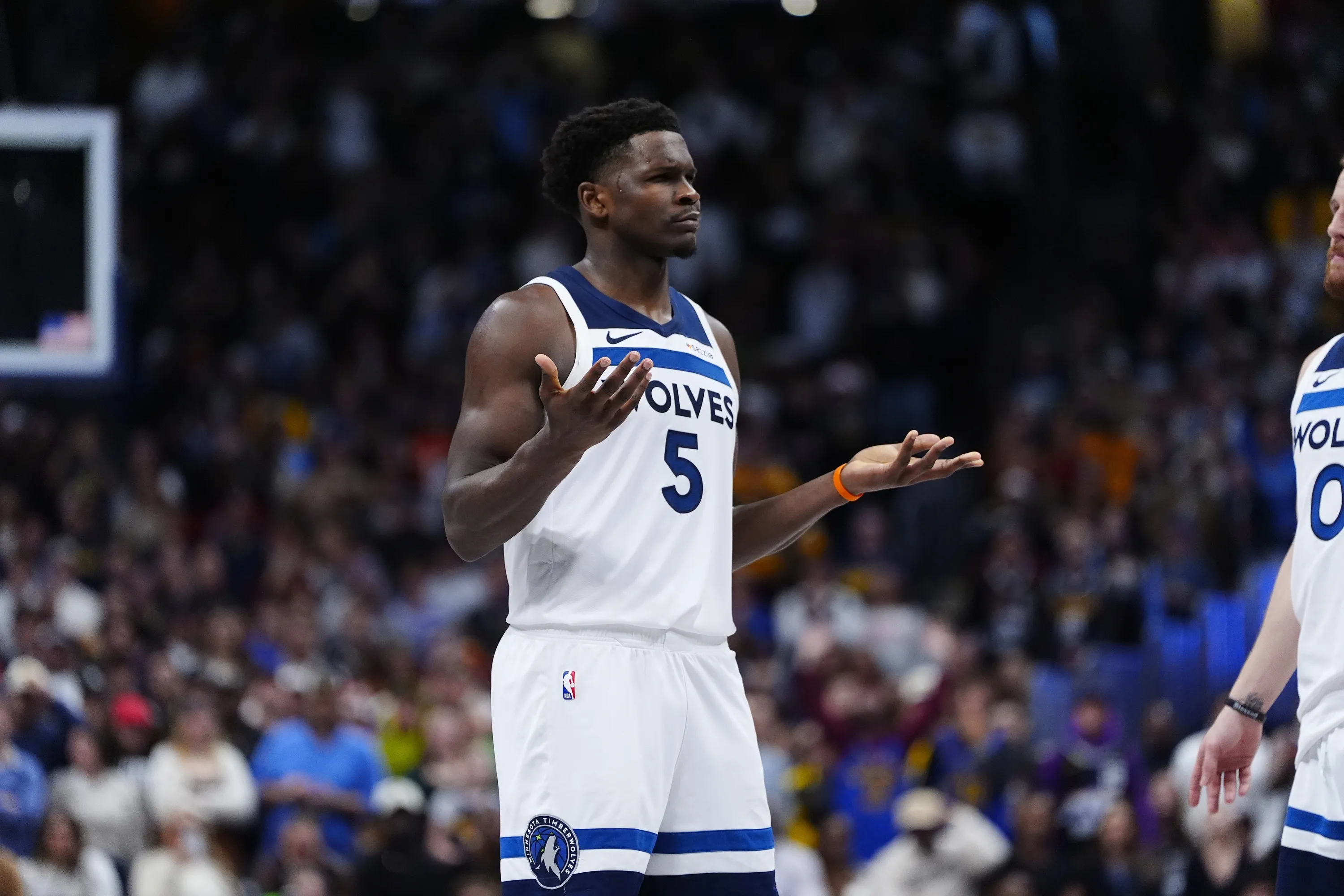 Edwards ignites a Christmas rally, but Jokic has the final word