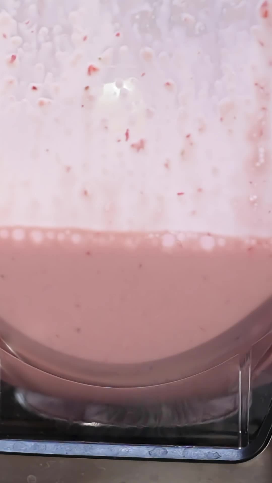Easy amazing homemade strawberry milkshake