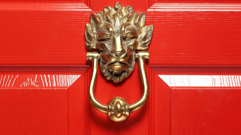 Scam warning: Never fall for these door-to-door sales scam tactics