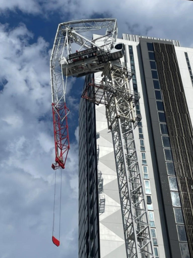 Broken crane holiday nightmare continues