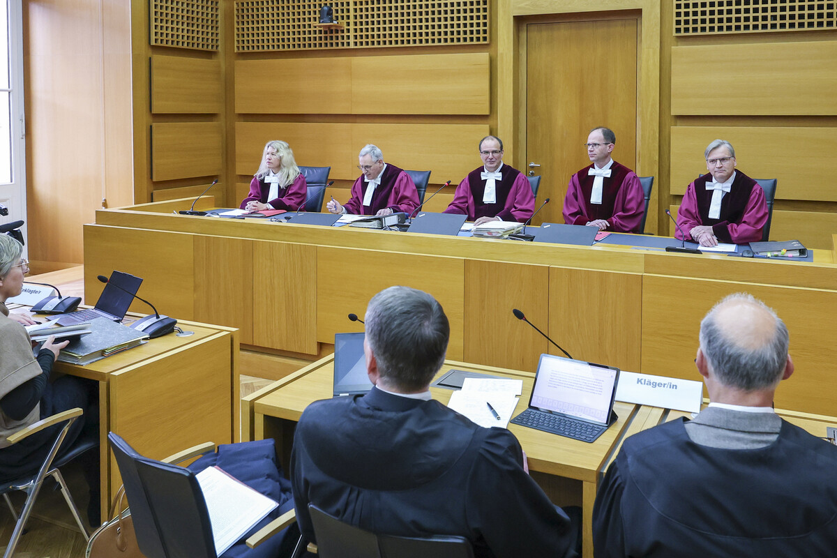 Klage gescheitert: Altkanzler Schröder im Streit um Bundestagsbüro ...