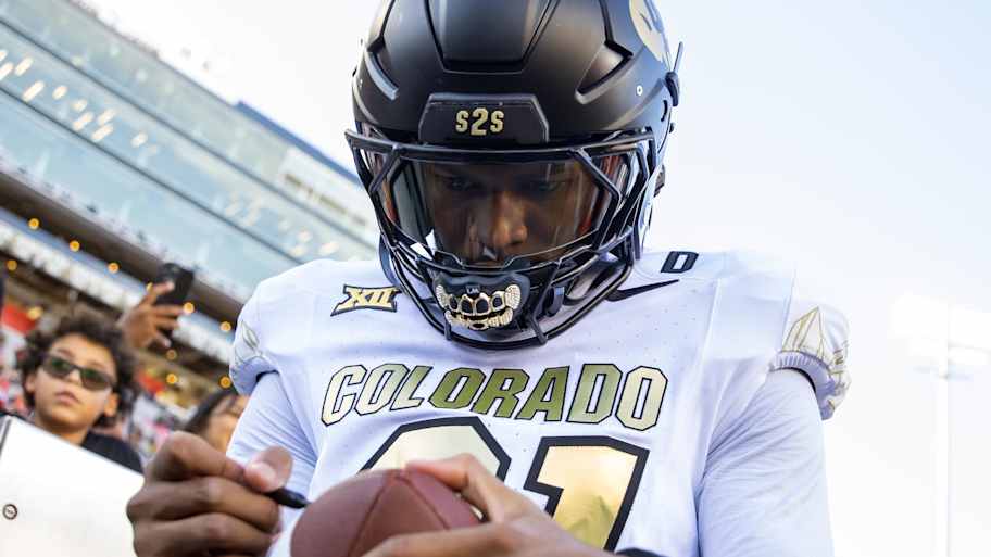 Shilo Sanders turns heads with hilarious search under Deion Sanders ...