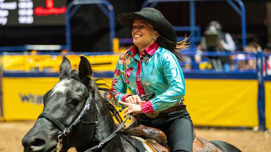 Plourde sparkles her way to $5,000 Jerry Ann Taylor Best Dressed Award win