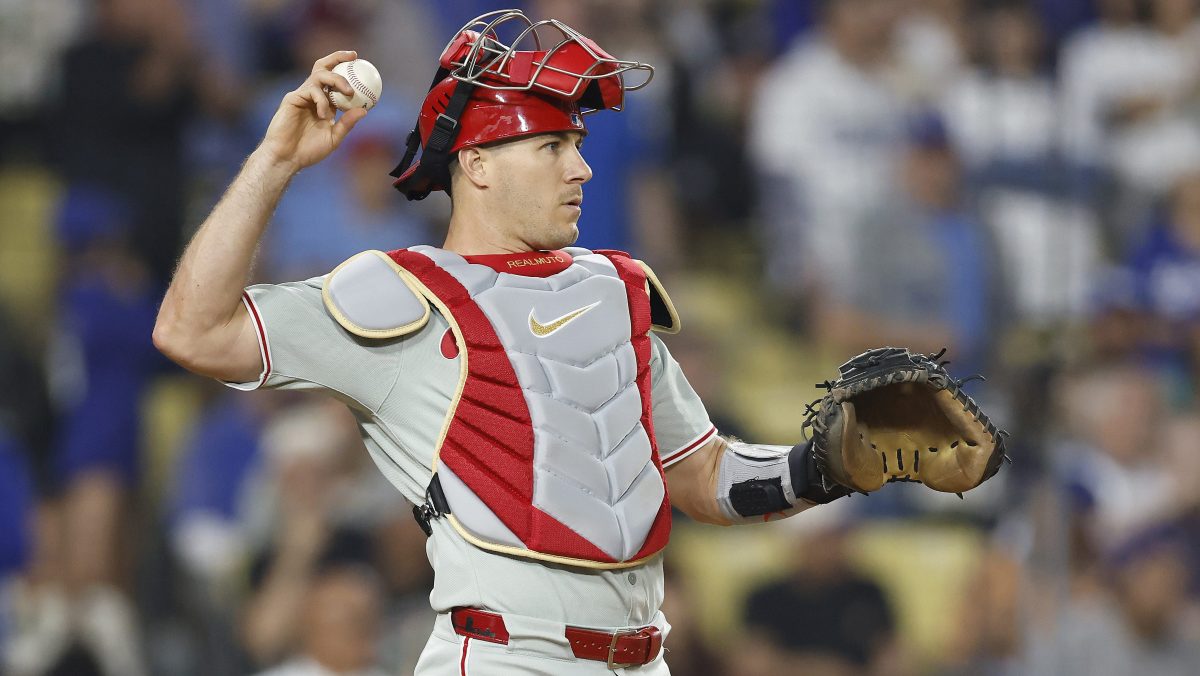 Phillies sign contact hitting catcher as JT Realmuto’s hopes dim