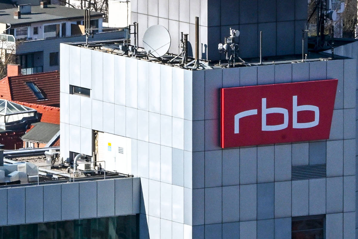 rbb muss Gürtel enger schnallen: Mehr als 250 Stellen sollen gestrichen ...