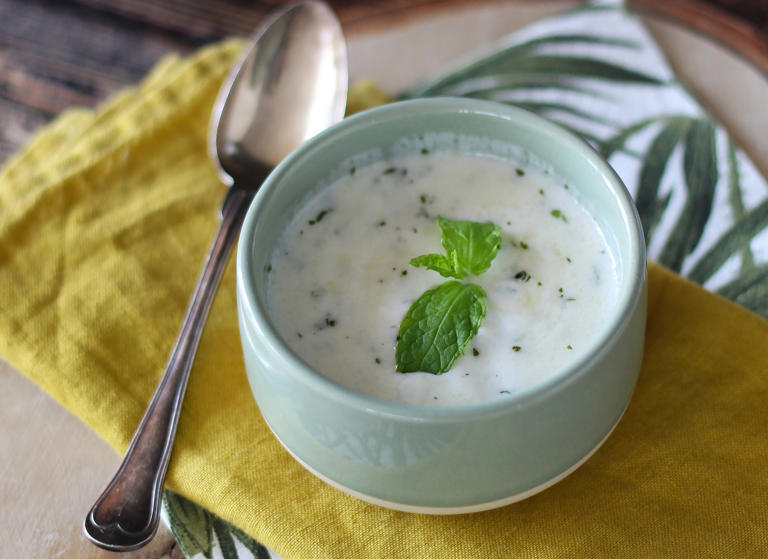 Sauce fraîche au yaourt, idéale pour les salades ou pour accompagner ...