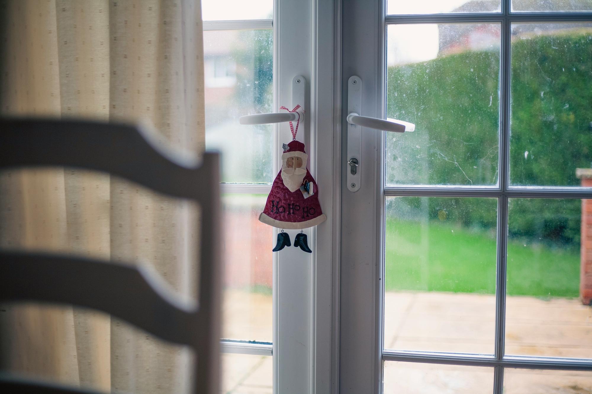 Homeowners warned of a rise in burglaries this Christmas – here’s 7 ...