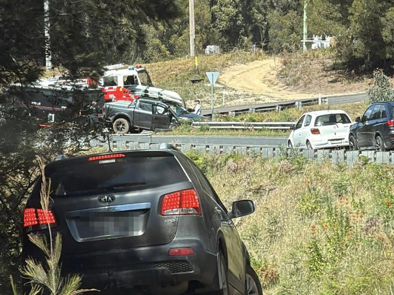 Multi-vehicle crash leaves seven injured