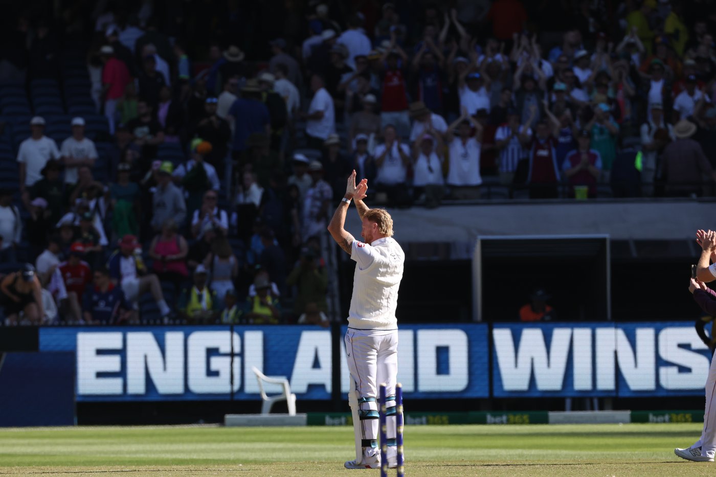 England ends 18-match winless streak in Australia with 4-wicket victory ...