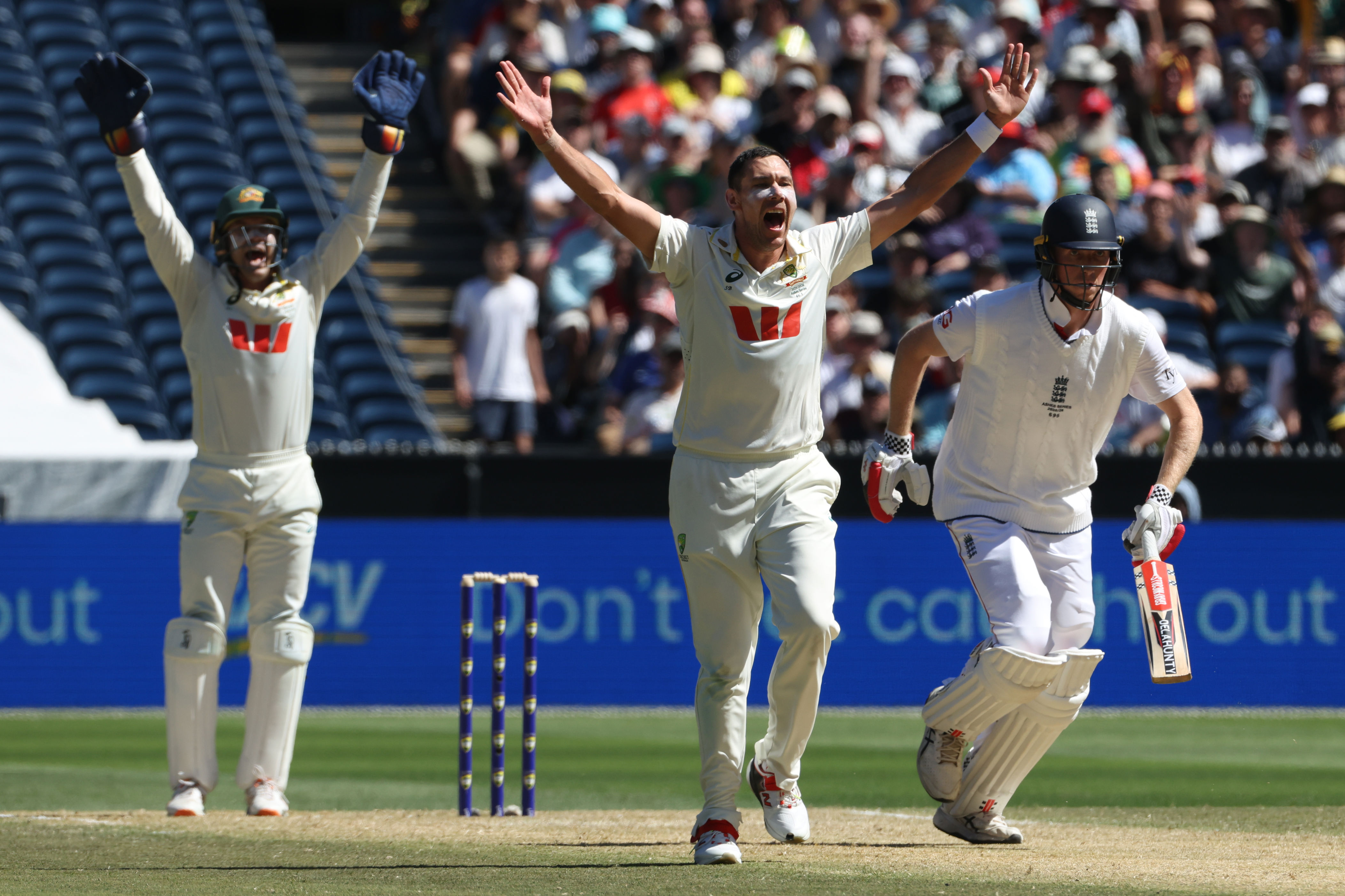 England ends 18-match winless streak in Australia with 4-wicket victory ...