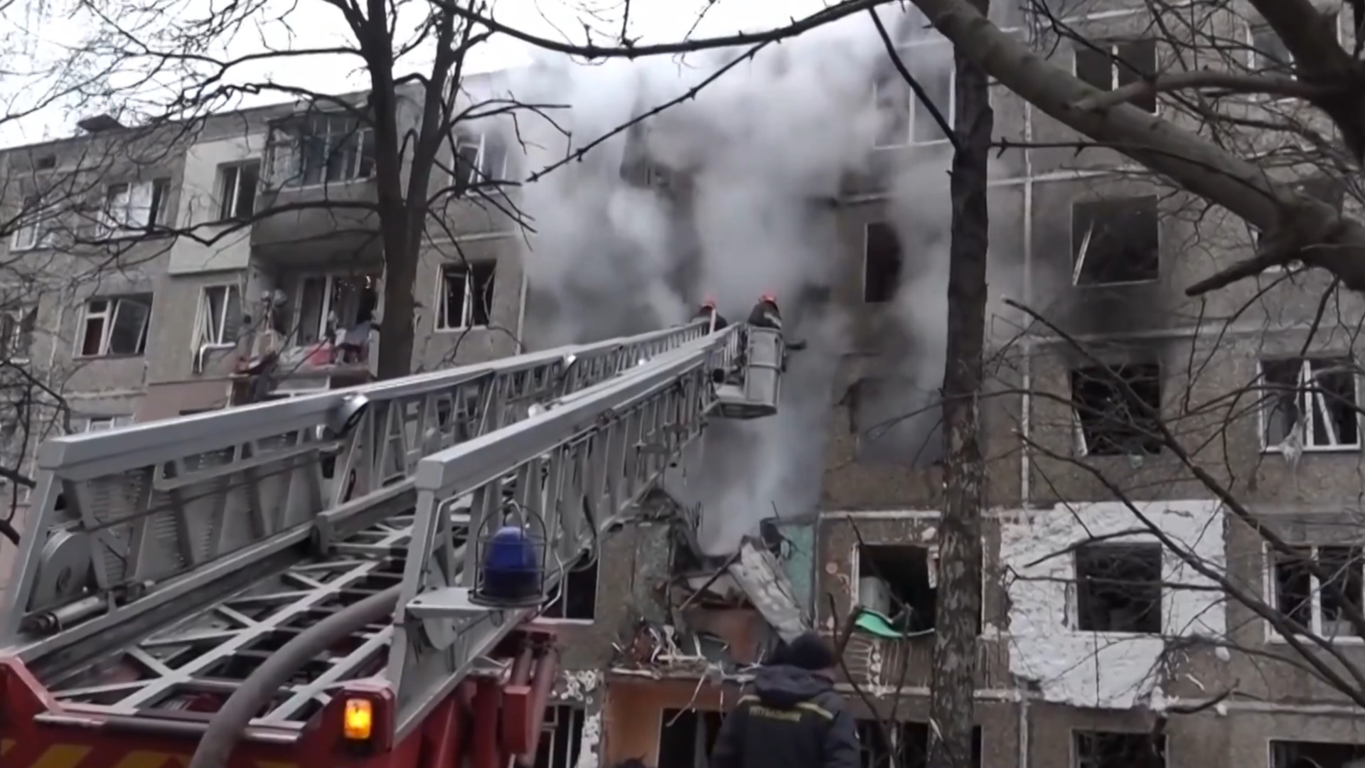 'Air raid sirens blaring': Latest on major Russian attack on Kyiv