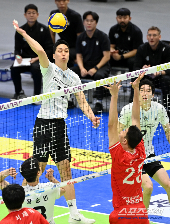 Choi Mino trying to attack quickly