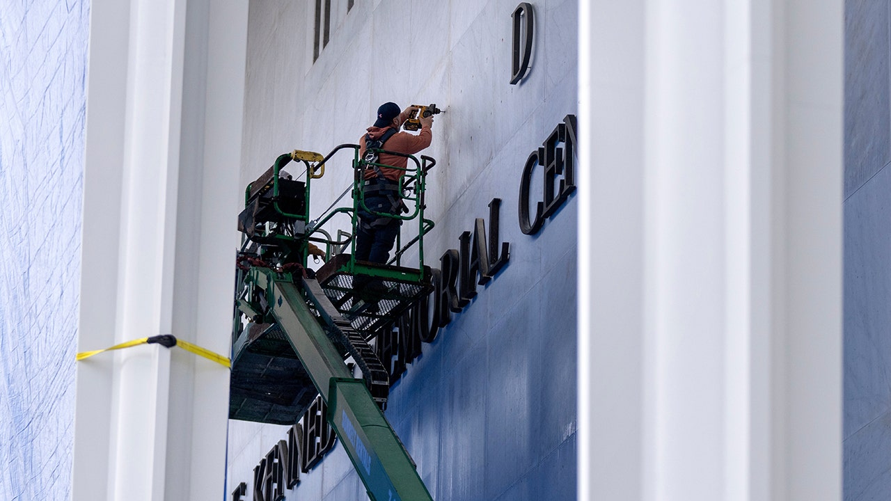 Kennedy Center president demands $1M from jazz musician who canceled ...