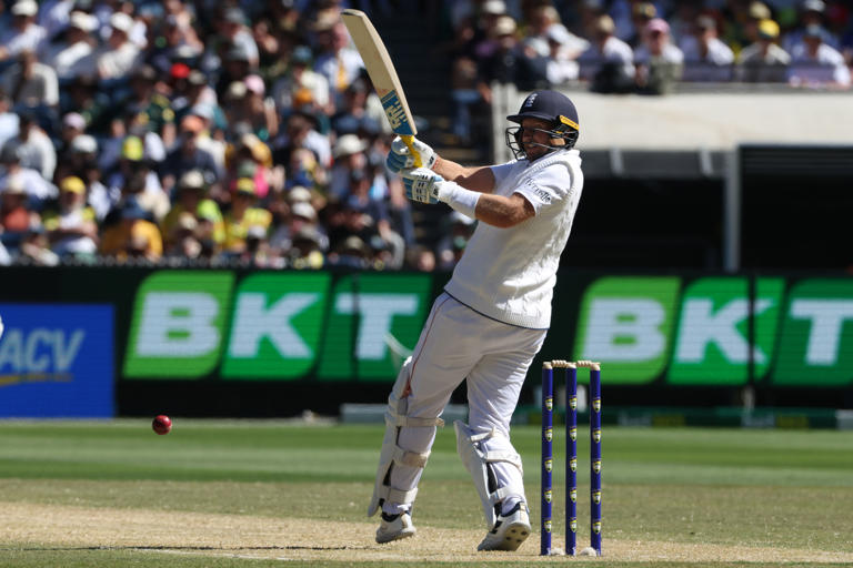 England ends 18-match winless streak in Australia with 4-wicket victory ...