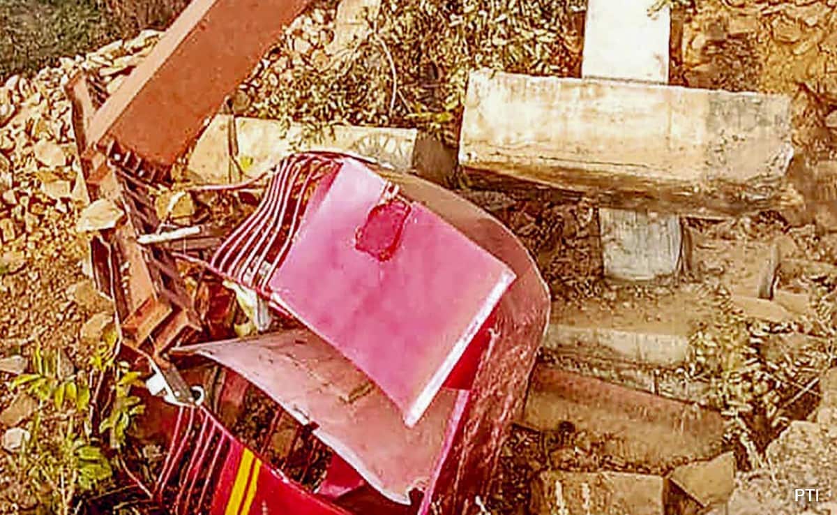 Newly built ropeway collapses during trial in Bihar