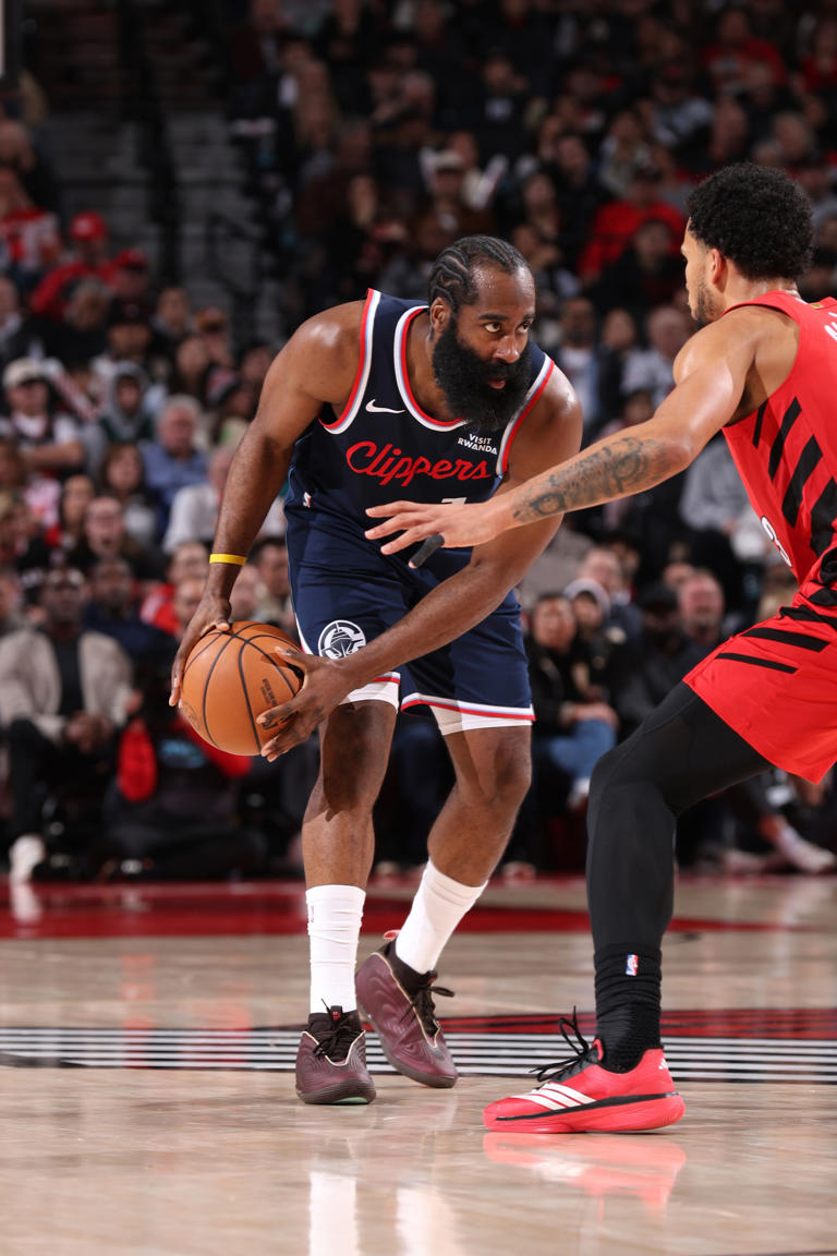 Trail Blazers cough up home game to Clippers