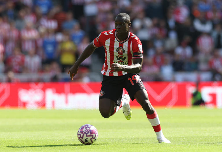 Sunderland v Leeds United team news: 10 out, two doubts and one back ...