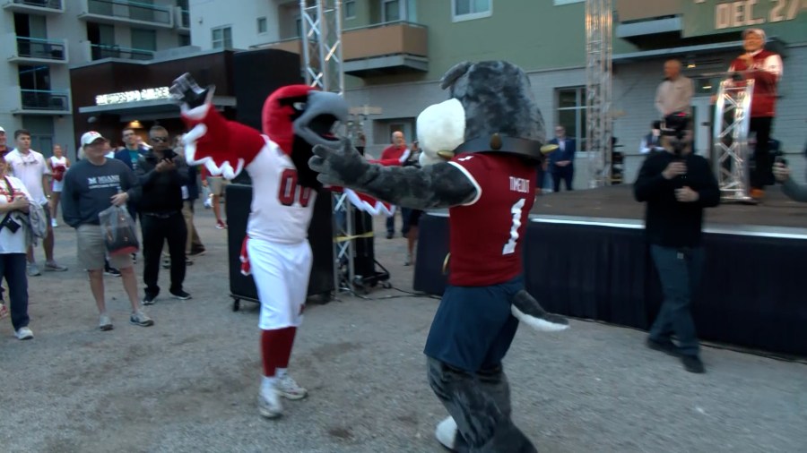 Red wave takes over Tucson during Arizona Bowl pep rally