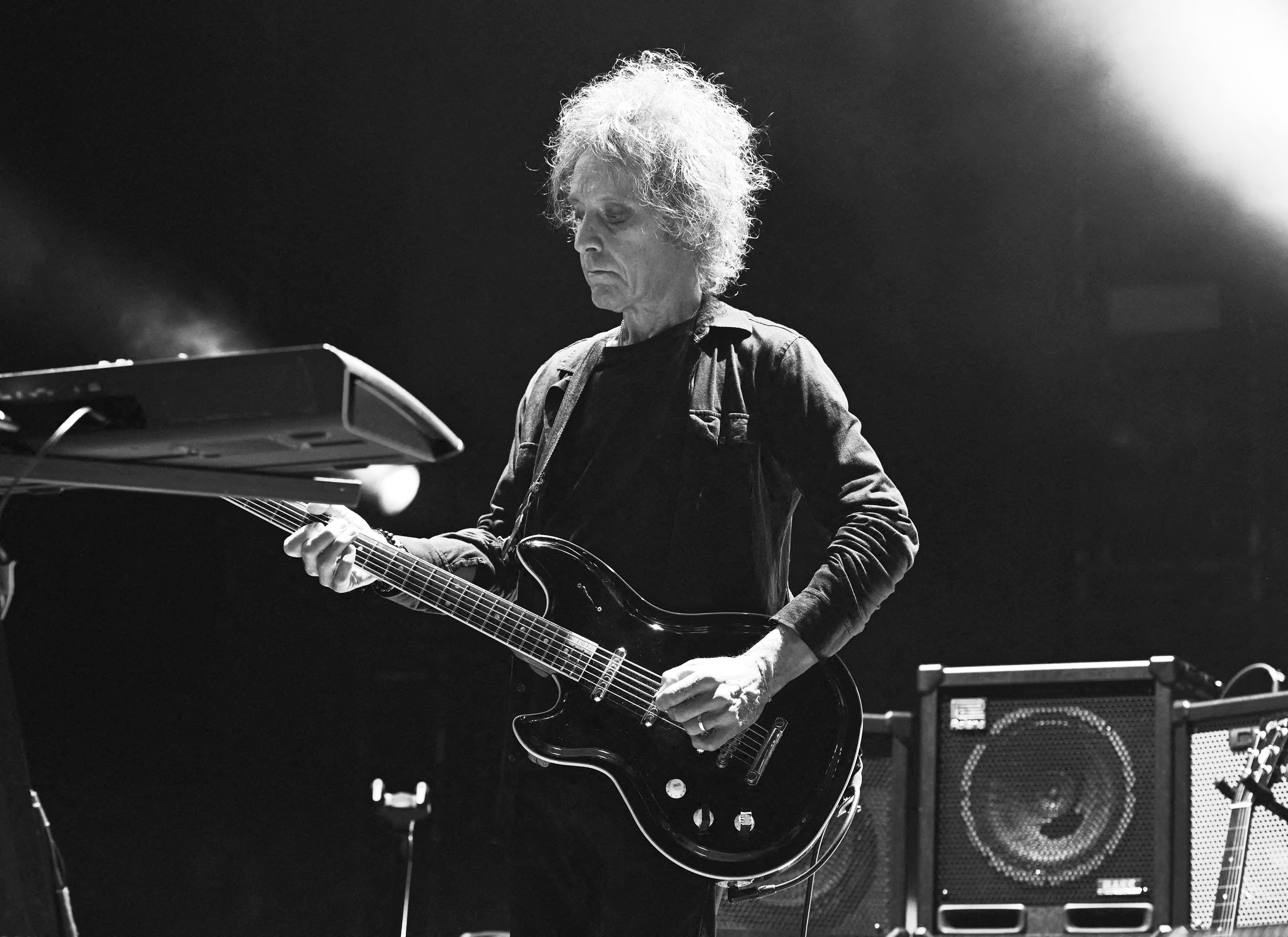 « Adieu Teddy » : mort à 65 ans de Perry Bamonte, le guitariste et ...