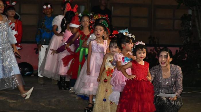 Bupati dan Wabup Toba hadiri malam hiburan Christmas Season, anak-anak ...