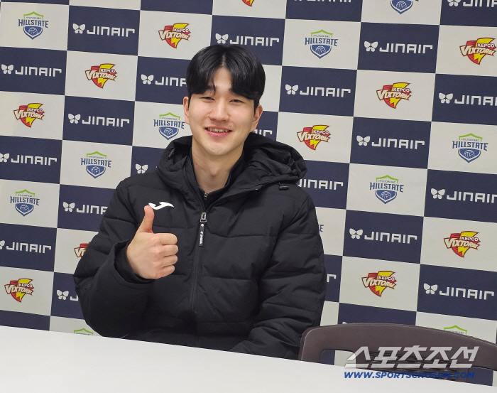 Leo is weak during the day. He knows his weak points well. He's full of ...